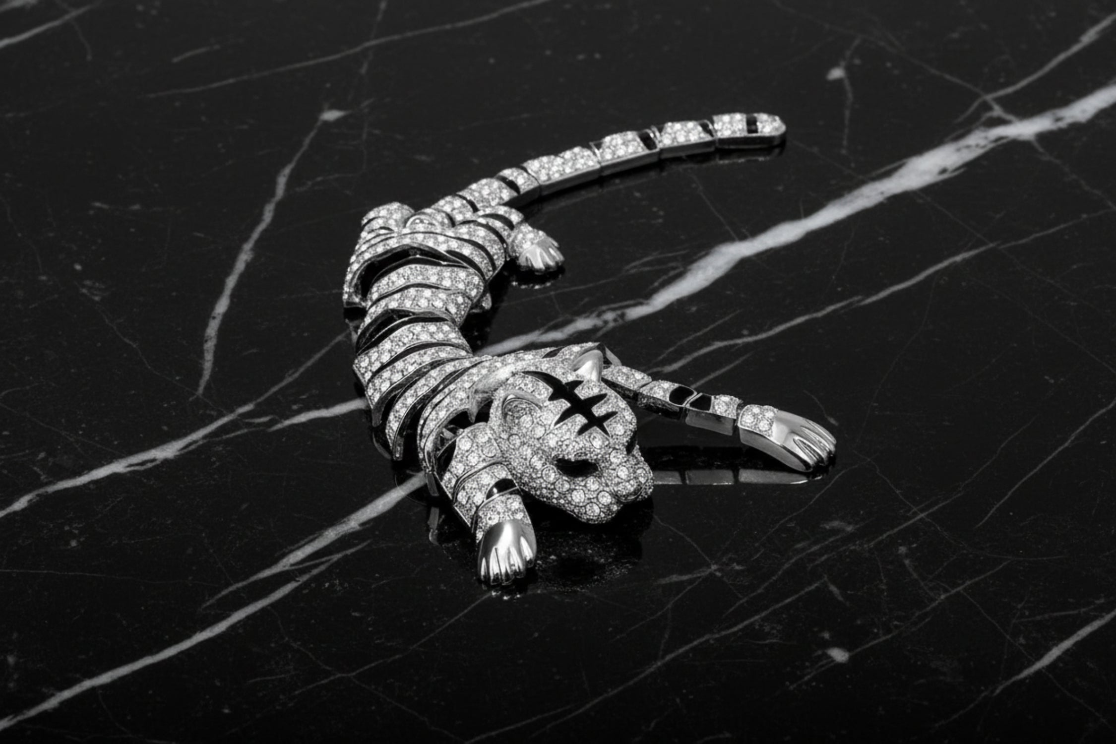Luxury Tiger Shoulder Lapel Pin